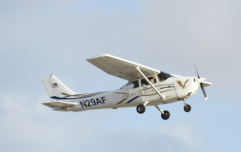 Introductory Flight Lesson | American FlyersAmerican Flyers Airline and ...